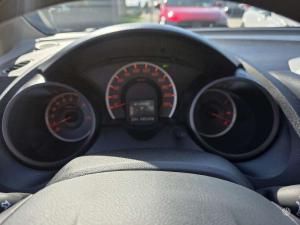 Brown Honda Jazz 2014 in Siauliai, with an engine capacity of 1.20 L and mileage of 85 thousand km for 4900 €, photo 8 on AUTOMOTO.COM.LV