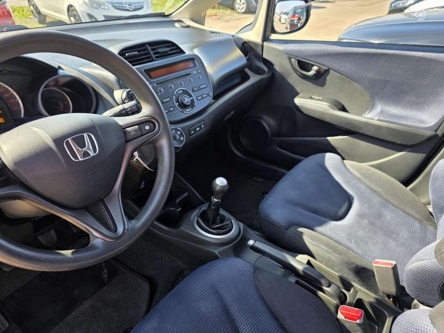 Brown Honda Jazz 2014 in Siauliai, with an engine capacity of 1.20 L and mileage of 85 thousand km for 4900 €, photo 10 on AUTOMOTO.COM.LV