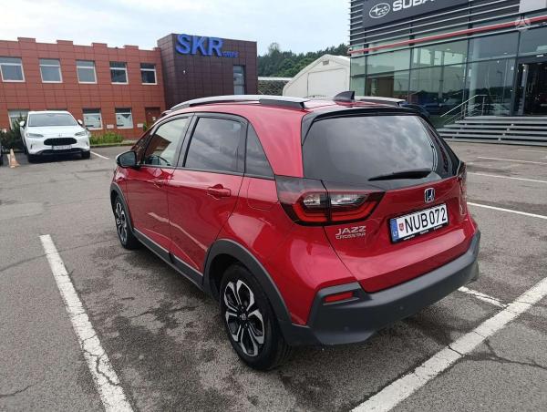 Sarkans Honda Jazz Crosstar 2022 Viļņa, ar dzinēja tilpumu 1.50 L un nobraukumu 67 tūkst. km par 18990 €, foto 6 vietnē AUTOMOTO.COM.LV