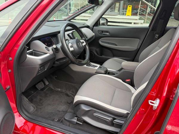 Red Honda Jazz Crosstar 2021 in Vilnius, with an engine capacity of 1.50 L and mileage of 125 thousand km for 17500 €, photo 6 on AUTOMOTO.COM.LV