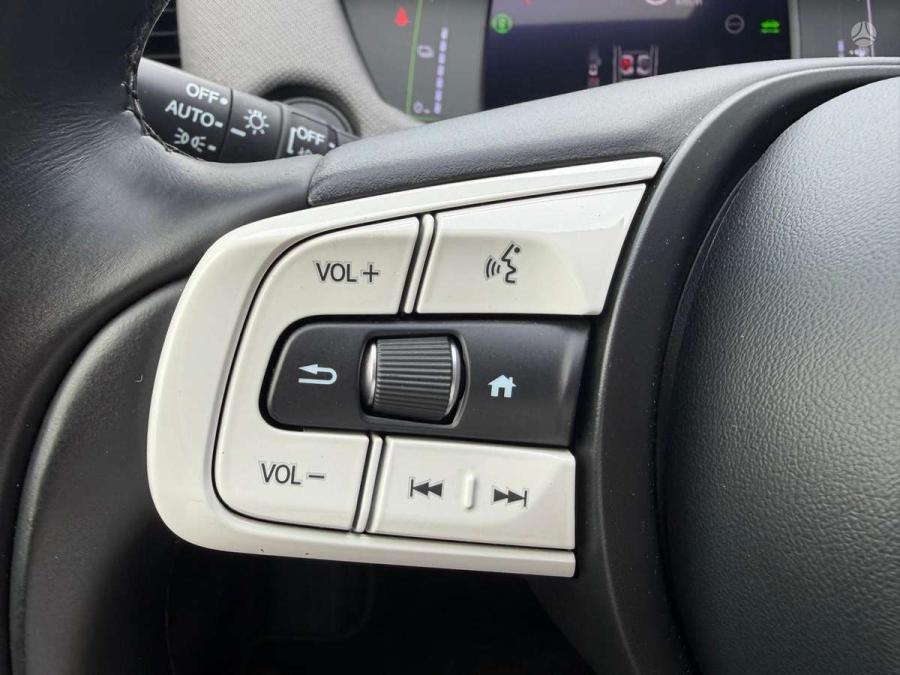 Red Honda Jazz Crosstar 2021 in Vilnius, with an engine capacity of 1.50 L and mileage of 125 thousand km for 17500 €, photo 15 on AUTOMOTO.COM.LV