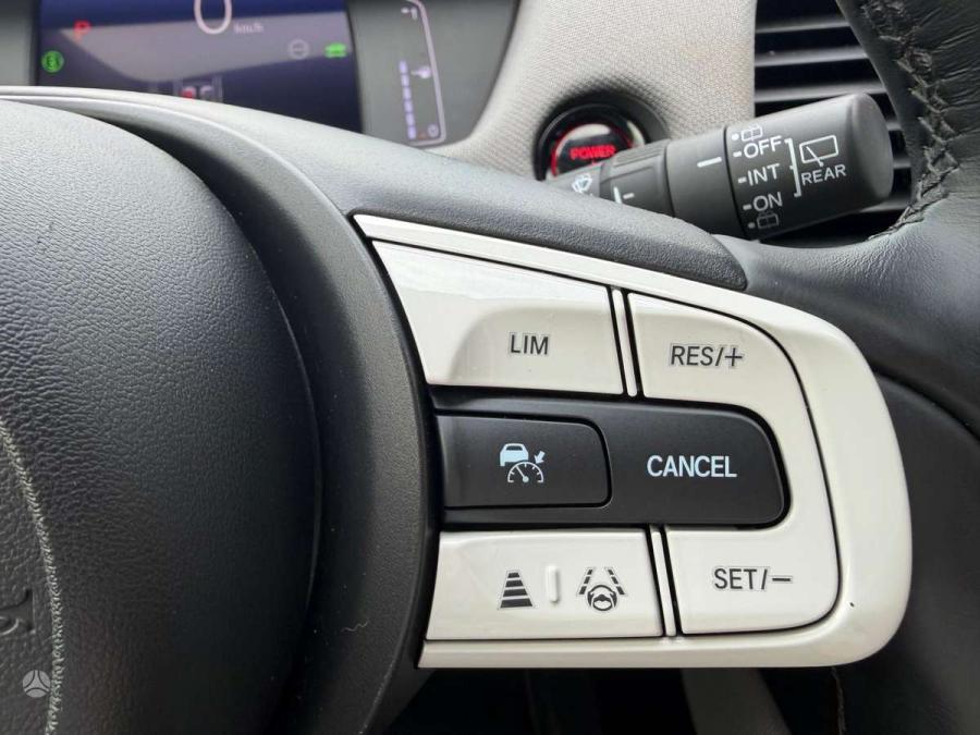 Red Honda Jazz Crosstar 2021 in Vilnius, with an engine capacity of 1.50 L and mileage of 125 thousand km for 17500 €, photo 16 on AUTOMOTO.COM.LV