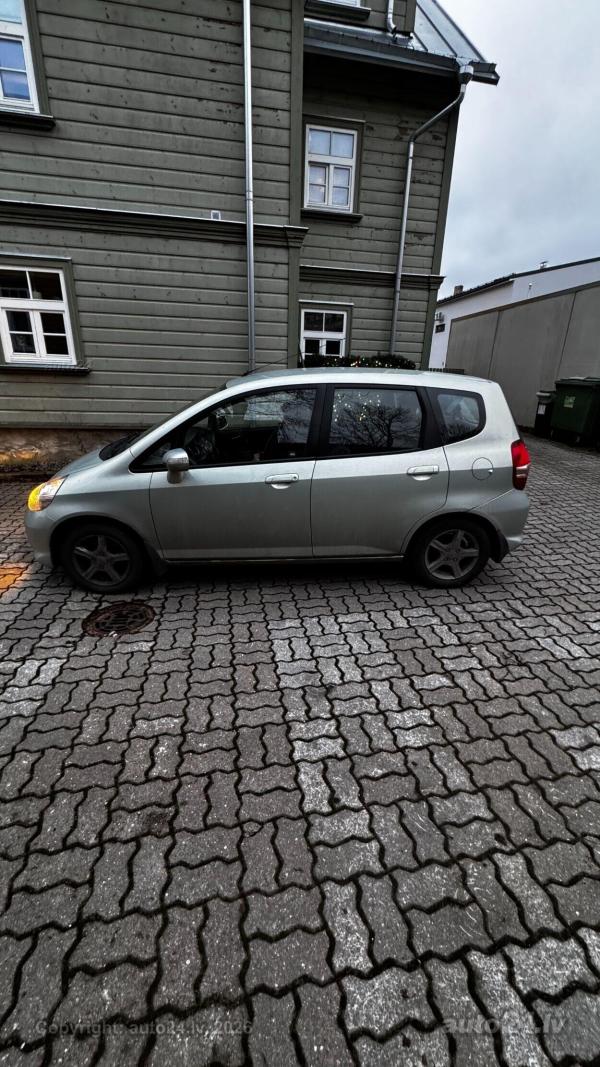 Zaļš Honda Jazz 2008 Tallina, ar dzinēja tilpumu 1.30 L un nobraukumu 80 tūkst. km par 1990 €, foto 3 vietnē AUTOMOTO.COM.LV