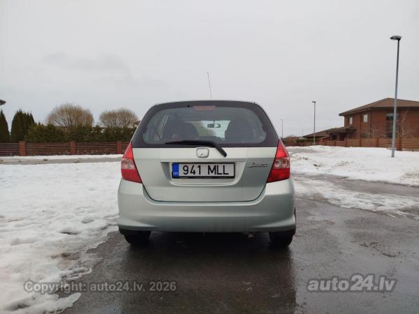 Zaļš Honda Jazz 2008 Tallina, ar dzinēja tilpumu 1.30 L un nobraukumu 80 tūkst. km par 3500 €, foto 7 vietnē AUTOMOTO.COM.LV