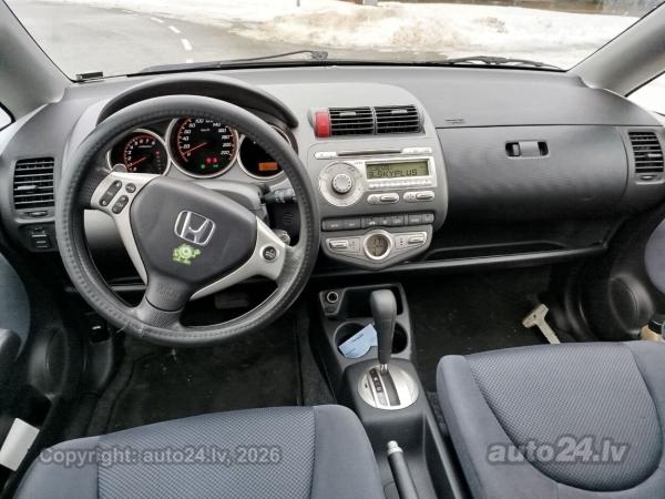 Zaļš Honda Jazz 2008 Tallina, ar dzinēja tilpumu 1.30 L un nobraukumu 80 tūkst. km par 3500 €, foto 9 vietnē AUTOMOTO.COM.LV