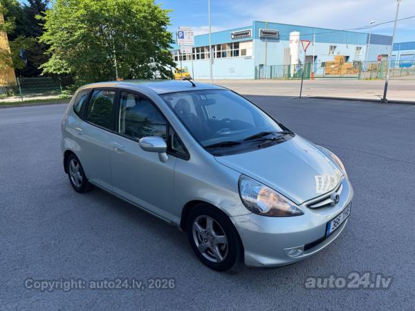 Zaļš Honda Jazz 2008 Tallina, ar dzinēja tilpumu 1.30 L un nobraukumu 201 tūkst. km par 1399 €, foto 3 vietnē AUTOMOTO.COM.LV