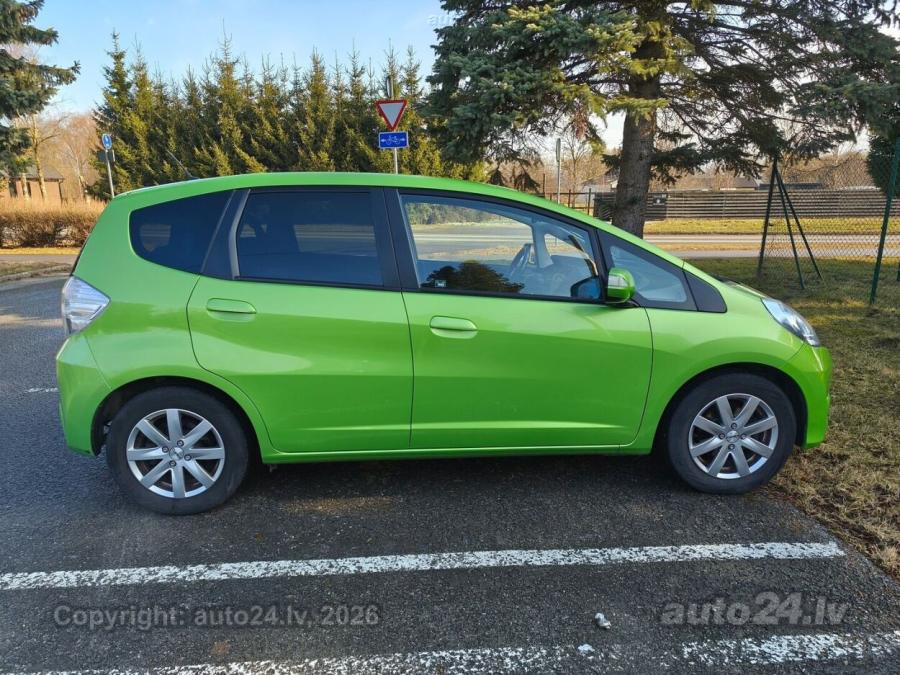 Green Honda Jazz 2012 in Tallinn, with an engine capacity of 1.30 L and mileage of 126 thousand km for 4200 €, photo 1 on AUTOMOTO.COM.LV