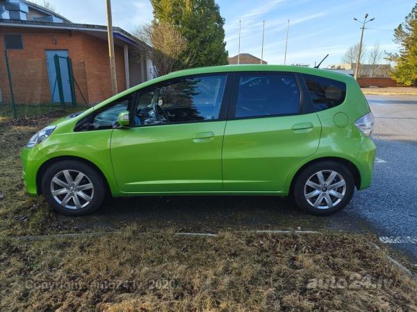 Zaļš Honda Jazz 2012 Tallina, ar dzinēja tilpumu 1.30 L un nobraukumu 126 tūkst. km par 4200 €, foto 2 vietnē AUTOMOTO.COM.LV