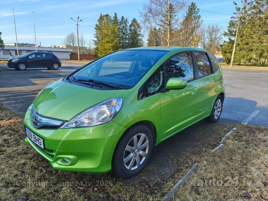 Green Honda Jazz 2012 in Tallinn, with an engine capacity of 1.30 L and mileage of 126 thousand km for 4200 €, photo 5 on AUTOMOTO.COM.LV
