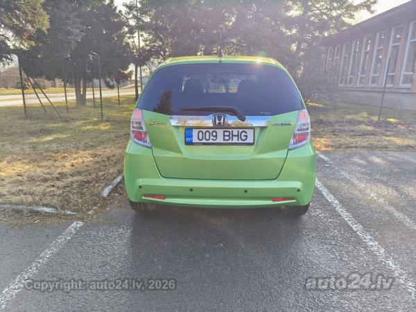 Zaļš Honda Jazz 2012 Tallina, ar dzinēja tilpumu 1.30 L un nobraukumu 126 tūkst. km par 4200 €, foto 6 vietnē AUTOMOTO.COM.LV