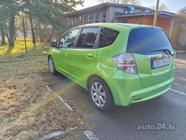 Zaļš Honda Jazz 2012 Tallina, ar dzinēja tilpumu 1.30 L un nobraukumu 126 tūkst. km par 4200 €, foto 7 vietnē AUTOMOTO.COM.LV