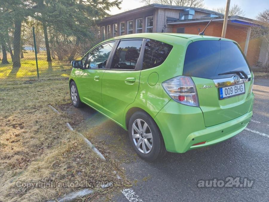 Green Honda Jazz 2012 in Tallinn, with an engine capacity of 1.30 L and mileage of 126 thousand km for 4200 €, photo 7 on AUTOMOTO.COM.LV