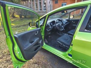 Green Honda Jazz 2012 in Tallinn, with an engine capacity of 1.30 L and mileage of 126 thousand km for 4200 €, photo 11 on AUTOMOTO.COM.LV
