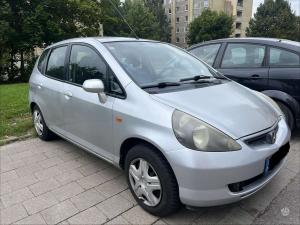 Pelēks Honda Jazz 2002 Viļņa, ar dzinēja tilpumu 1.25 L un nobraukumu 207 tūkst. km par 425 €, foto 3 vietnē AUTOMOTO.COM.LV