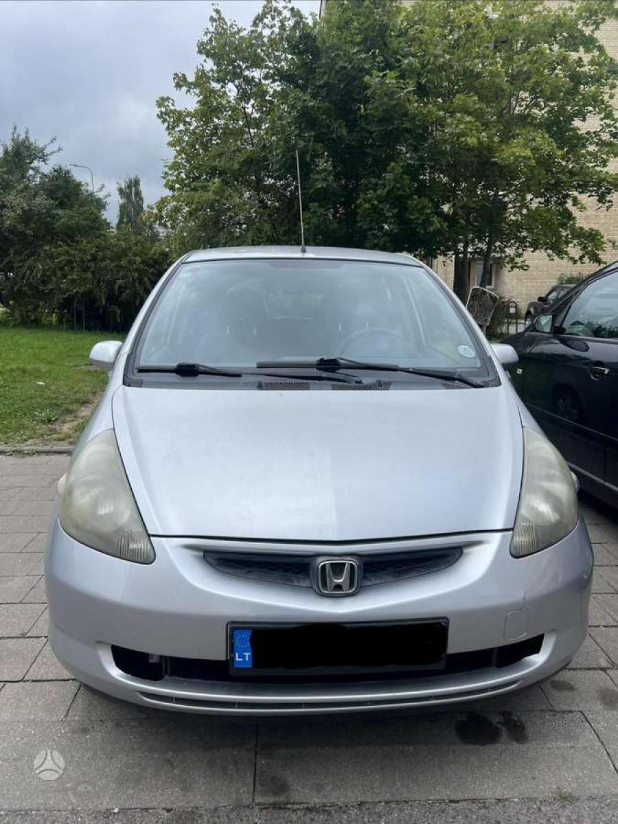 Pelēks Honda Jazz 2002 Viļņa, ar dzinēja tilpumu 1.25 L un nobraukumu 207 tūkst. km par 425 €, foto 4 vietnē AUTOMOTO.COM.LV