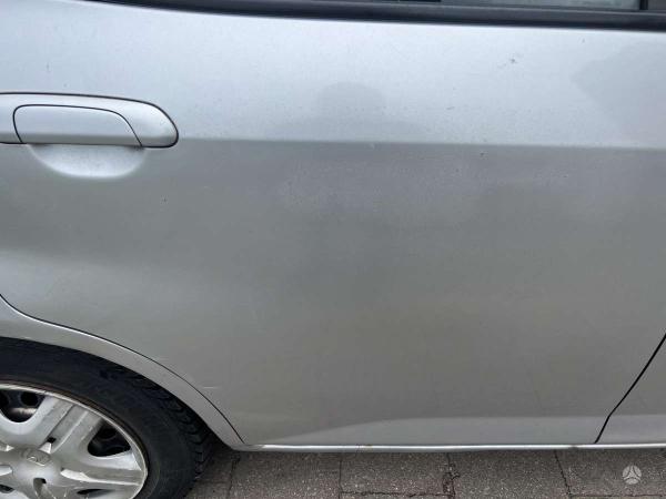 Grey Honda Jazz 2002 in Vilnius, with an engine capacity of 1.25 L and mileage of 207 thousand km for 425 €, photo 11 on AUTOMOTO.COM.LV