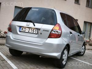 Grey Honda Jazz 2002 in Jelgava, with an engine capacity of 1.30 L and mileage of 0 thousand km for 1690 €, photo 4 on AUTOMOTO.COM.LV