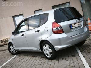 Grey Honda Jazz 2002 in Jelgava, with an engine capacity of 1.30 L and mileage of 0 thousand km for 1690 €, photo 5 on AUTOMOTO.COM.LV