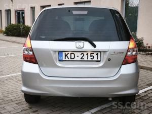 Grey Honda Jazz 2002 in Jelgava, with an engine capacity of 1.30 L and mileage of 0 thousand km for 1690 €, photo 7 on AUTOMOTO.COM.LV