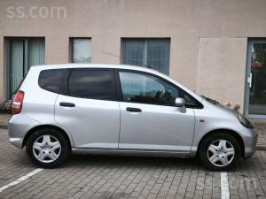 Grey Honda Jazz 2002 in Jelgava, with an engine capacity of 1.30 L and mileage of 0 thousand km for 1690 €, photo 9 on AUTOMOTO.COM.LV