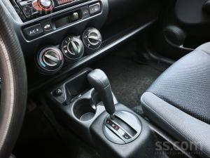Grey Honda Jazz 2002 in Jelgava, with an engine capacity of 1.30 L and mileage of 0 thousand km for 1690 €, photo 13 on AUTOMOTO.COM.LV