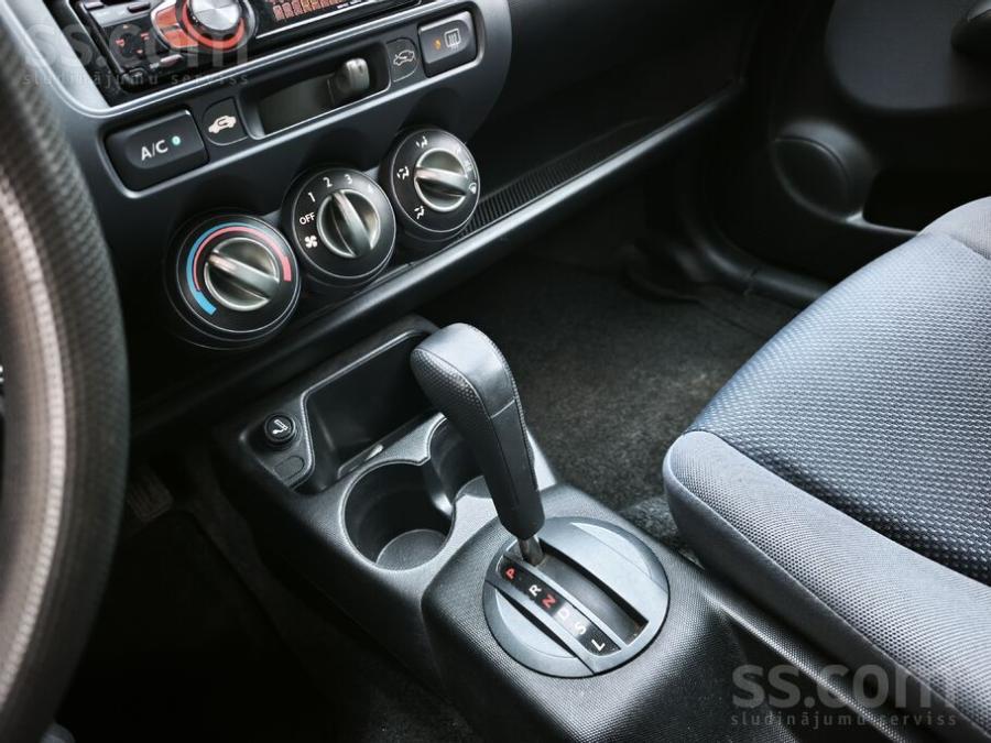 Grey Honda Jazz 2002 in Jelgava, with an engine capacity of 1.30 L and mileage of 0 thousand km for 1690 €, photo 13 on AUTOMOTO.COM.LV