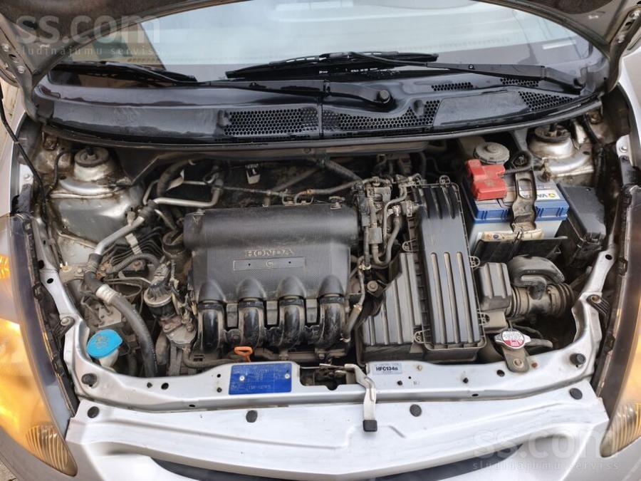 Grey Honda Jazz 2002 in Jelgava, with an engine capacity of 1.30 L and mileage of 0 thousand km for 1690 €, photo 29 on AUTOMOTO.COM.LV