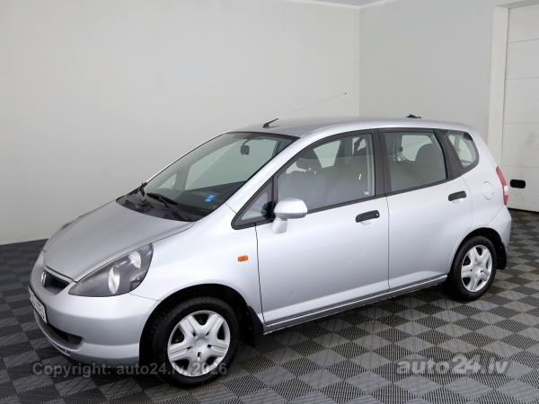 Pelēks Honda Jazz 2003 Tallina, ar dzinēja tilpumu 1.30 L un nobraukumu 153 tūkst. km par 1599 €, foto 2 vietnē AUTOMOTO.COM.LV