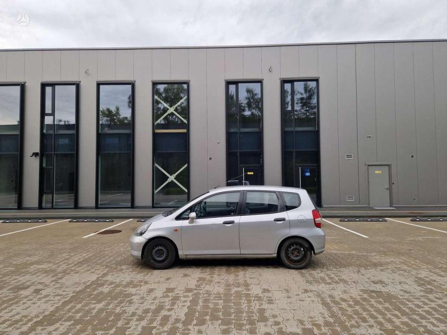 Pelēks Honda Jazz 2003 Viļņa, ar dzinēja tilpumu 1.34 L un nobraukumu 244 tūkst. km par 999 €, foto 8 vietnē AUTOMOTO.COM.LV