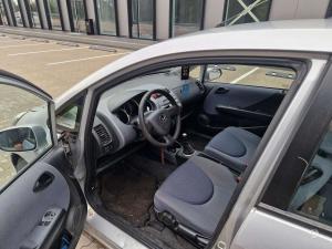 Pelēks Honda Jazz 2003 Viļņa, ar dzinēja tilpumu 1.34 L un nobraukumu 244 tūkst. km par 999 €, foto 10 vietnē AUTOMOTO.COM.LV