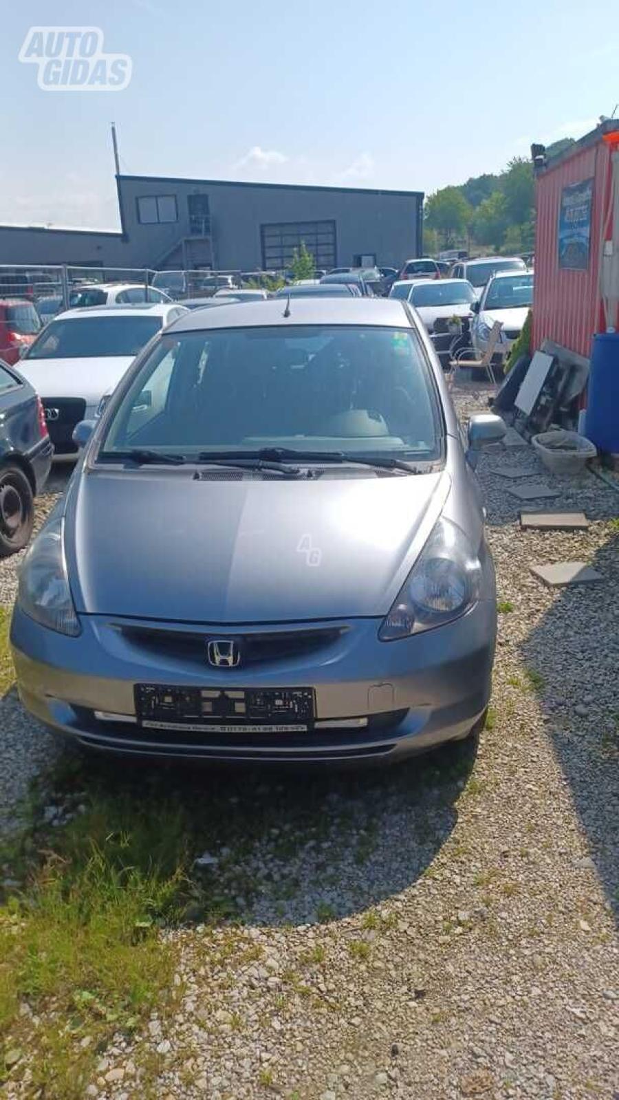Pelēks Honda Jazz 2004 Viļņa, ar dzinēja tilpumu 1.40 L un nobraukumu 180 tūkst. km par 2900 €, foto 4 vietnē AUTOMOTO.COM.LV