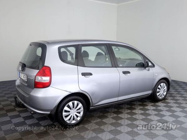 Grey Honda Jazz 2004 in Tallinn, with an engine capacity of 1.30 L and mileage of 175 thousand km for 699 €, photo 3 on AUTOMOTO.COM.LV