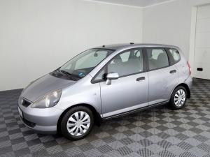 Pelēks Honda Jazz 2004 Tallina, ar dzinēja tilpumu 1.30 L un nobraukumu 175 tūkst. km par 399 €, foto 10 vietnē AUTOMOTO.COM.LV