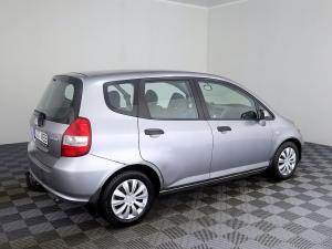 Pelēks Honda Jazz 2004 Tallina, ar dzinēja tilpumu 1.30 L un nobraukumu 175 tūkst. km par 399 €, foto 11 vietnē AUTOMOTO.COM.LV