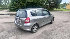 Grey Honda Jazz 2004 in Rokiskis, with an engine capacity of 1.34 L and mileage of 271 thousand km for 1500 €, photo 4 on AUTOMOTO.COM.LV