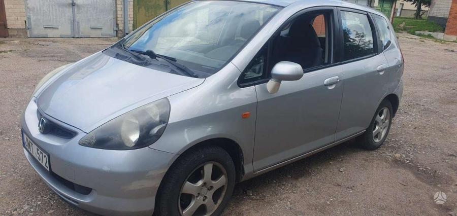 Grey Honda Jazz 2004 in Kaunas, with an engine capacity of 1.30 L and mileage of 200 thousand km for 1100 €, photo 3 on AUTOMOTO.COM.LV