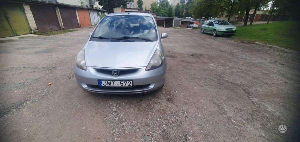 Grey Honda Jazz 2004 in Kaunas, with an engine capacity of 1.30 L and mileage of 200 thousand km for 1100 €, photo 4 on AUTOMOTO.COM.LV