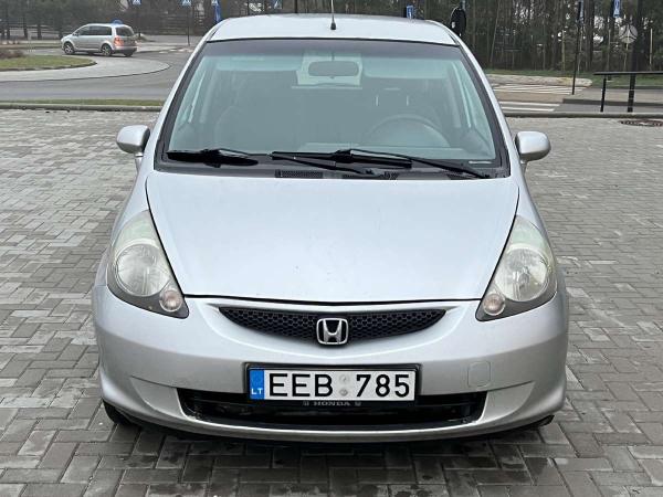 Grey Honda Jazz 2005 in Vilnius, with an engine capacity of 1.24 L and mileage of 280 thousand km for 650 €, photo 7 on AUTOMOTO.COM.LV