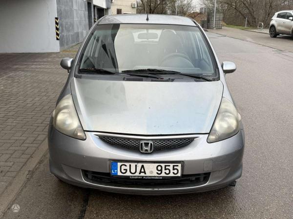 Grey Honda Jazz 2005 in Vilnius, with an engine capacity of 1.24 L and mileage of 180 thousand km for 500 €, photo 2 on AUTOMOTO.COM.LV