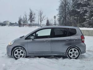 Grey Honda Jazz 2005 in Vilnius, with an engine capacity of 1.34 L and mileage of 190 thousand km for 2200 €, photo 2 on AUTOMOTO.COM.LV