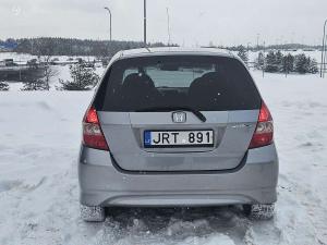 Grey Honda Jazz 2005 in Vilnius, with an engine capacity of 1.34 L and mileage of 190 thousand km for 2200 €, photo 7 on AUTOMOTO.COM.LV