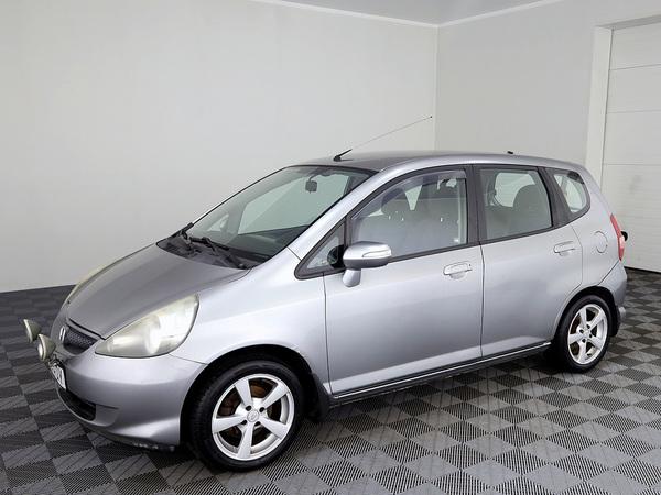 Grey Honda Jazz 2005 in Tallinn, with an engine capacity of 1.30 L and mileage of 164 thousand km for 599 €, photo 2 on AUTOMOTO.COM.LV