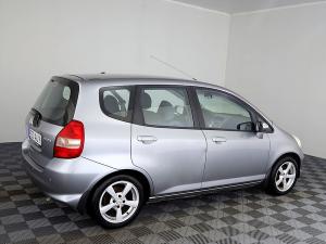 Pelēks Honda Jazz 2005 Tallina, ar dzinēja tilpumu 1.30 L un nobraukumu 164 tūkst. km par 599 €, foto 4 vietnē AUTOMOTO.COM.LV