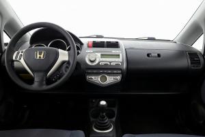 Pelēks Honda Jazz 2005 Tallina, ar dzinēja tilpumu 1.30 L un nobraukumu 164 tūkst. km par 599 €, foto 6 vietnē AUTOMOTO.COM.LV