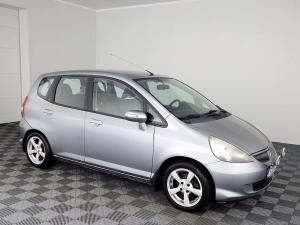 Pelēks Honda Jazz 2005 Tallina, ar dzinēja tilpumu 1.30 L un nobraukumu 164 tūkst. km par 599 €, foto 9 vietnē AUTOMOTO.COM.LV
