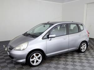 Pelēks Honda Jazz 2005 Tallina, ar dzinēja tilpumu 1.30 L un nobraukumu 164 tūkst. km par 599 €, foto 10 vietnē AUTOMOTO.COM.LV