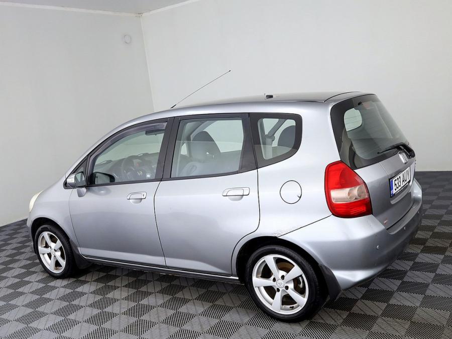 Pelēks Honda Jazz 2005 Tallina, ar dzinēja tilpumu 1.30 L un nobraukumu 164 tūkst. km par 599 €, foto 12 vietnē AUTOMOTO.COM.LV