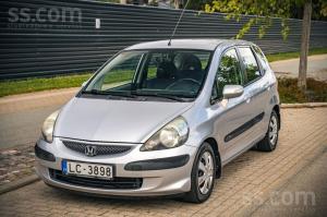 Grey Honda Jazz 2005 in Riga, with an engine capacity of 1.40 L and mileage of 202 thousand km for 1590 €, photo  on AUTOMOTO.COM.LV