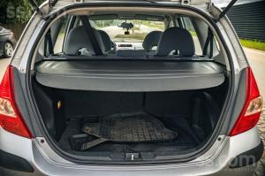 Grey Honda Jazz 2005 in Riga, with an engine capacity of 1.40 L and mileage of 202 thousand km for 1590 €, photo 18 on AUTOMOTO.COM.LV