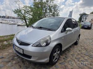 Pelēks Honda Jazz 2006 Rīga, ar dzinēja tilpumu 1.30 L un nobraukumu 175 tūkst. km par 500 €, foto 2 vietnē AUTOMOTO.COM.LV